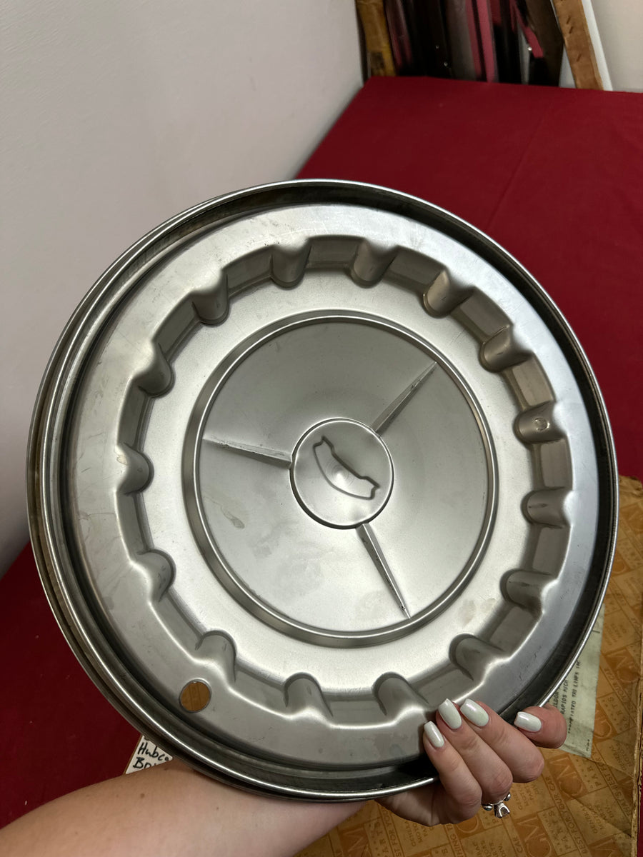1957 CHEVROLET NOS HUBCAP – Forbush Vintage Auto Parts
